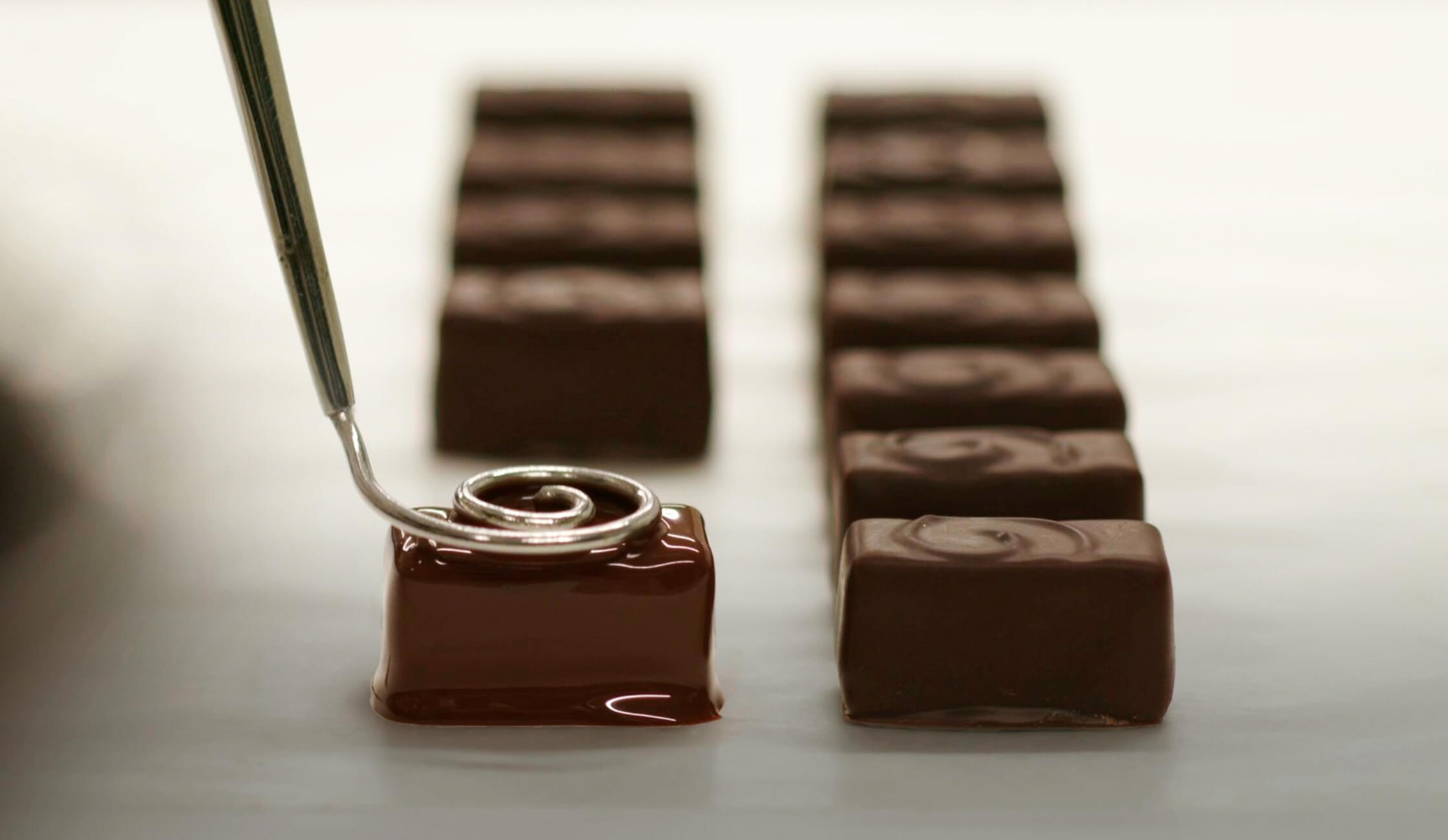 銀座の生チョコレートの歴史は和光から始まった。銀座土産に人気の手作りショコラ｜WAKO 公式オンラインブティック｜銀座・和光